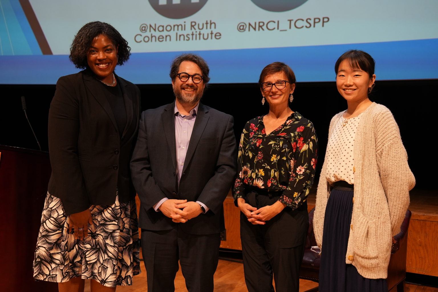 How Social Media Changes Our Perception of Reality